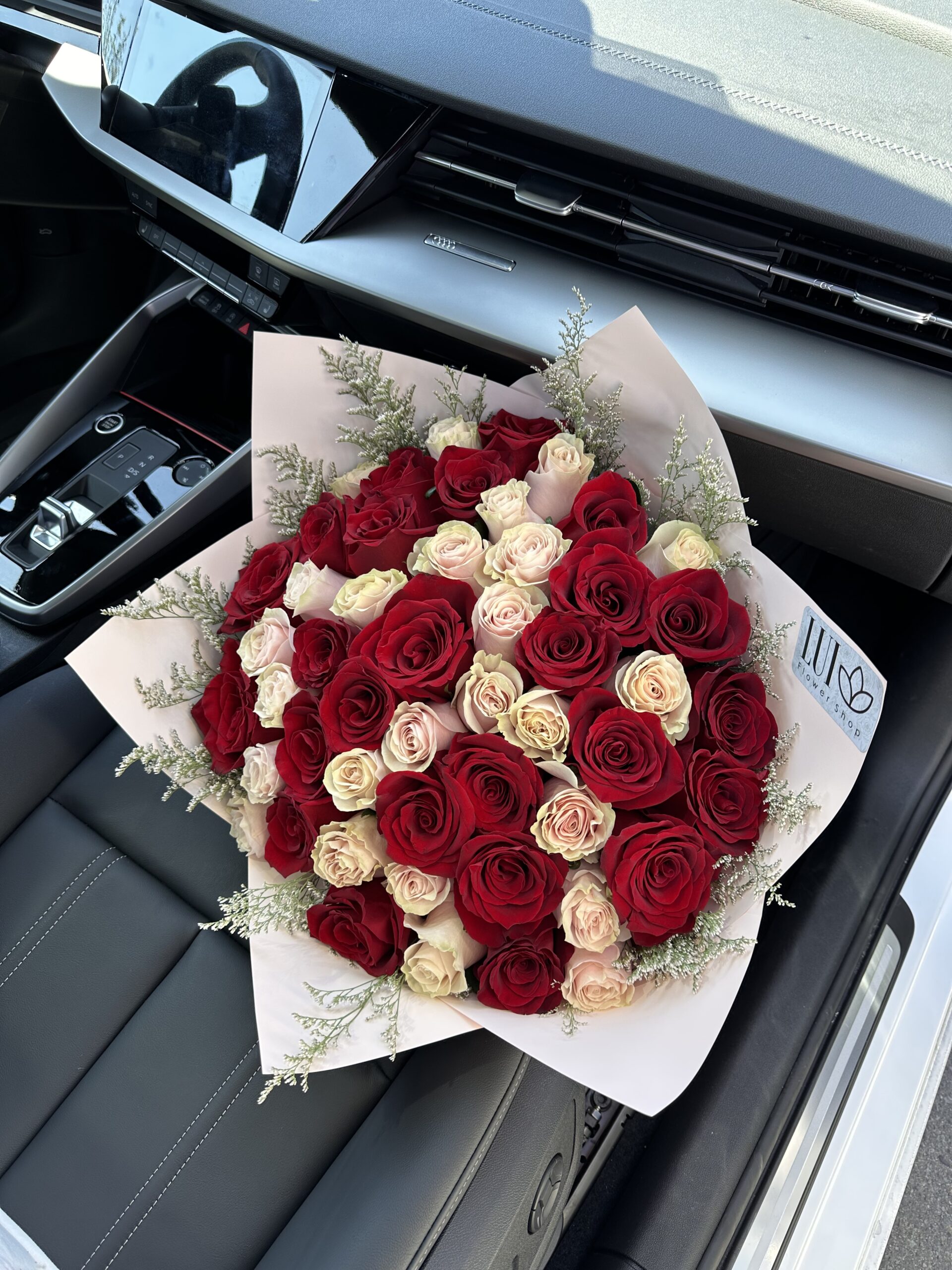 50 Roses – Lui Flower Shop